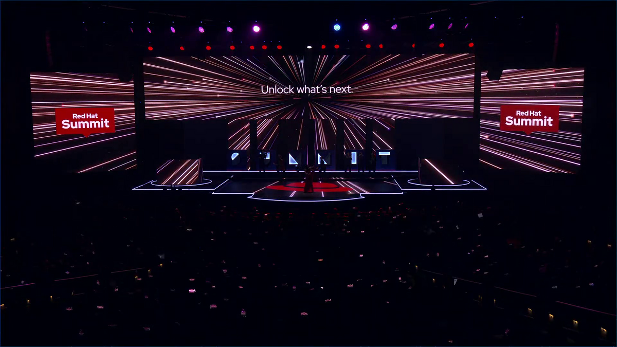 Red Hat Summit 2024での新発表を基調講演から紹介、生成AIモデルをオープンソース手法で開発する「InstructLab ...